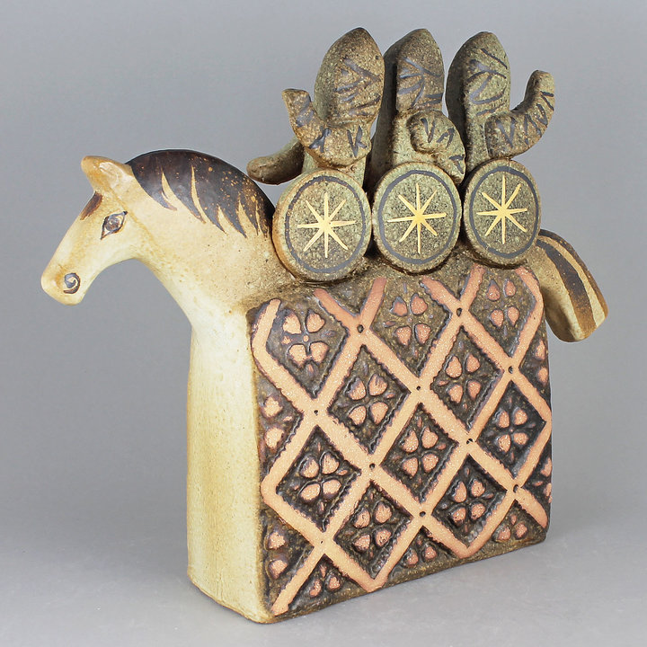 Q&A With World Renowned Ceramic Artist, Lisa Larson – Art Of The Horse